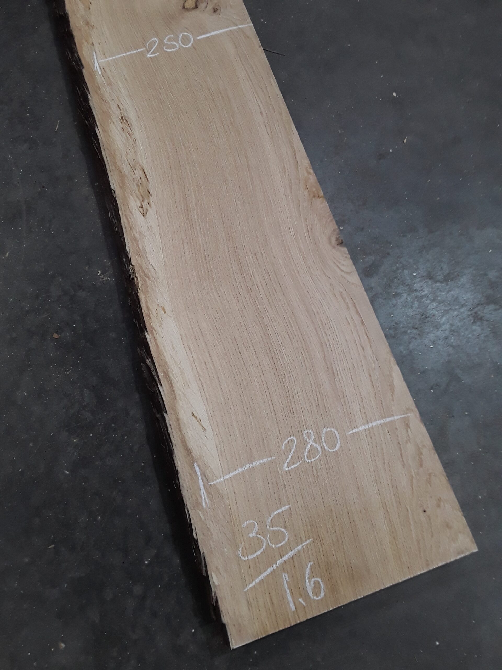 Oak – 35 mm x 250 mm x 1.6 m – The Timber Rack