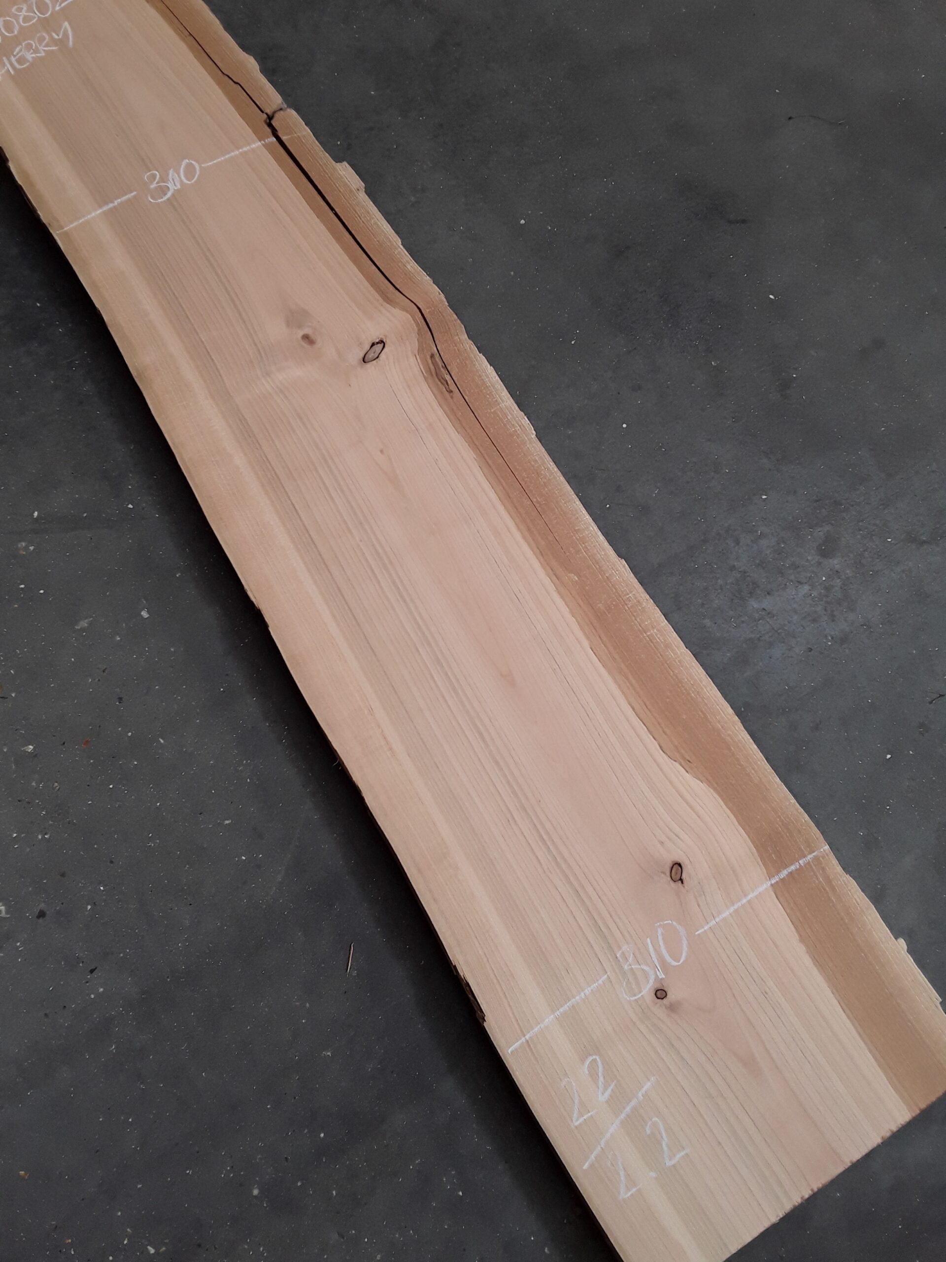 Cherry – 22 mm x 290 mm x 2.2 m – The Timber Rack