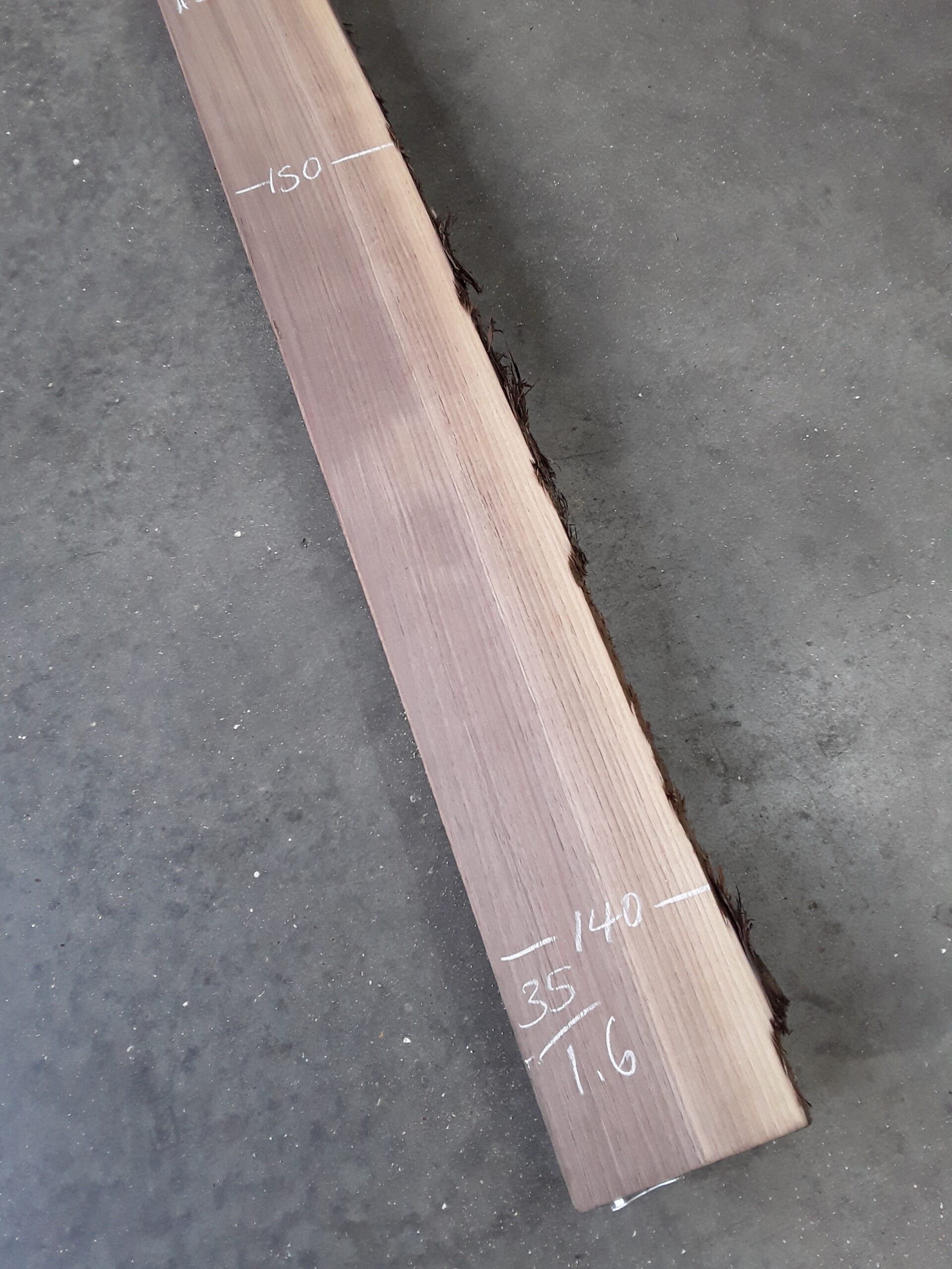 Walnut – 35 mm x 140 mm x 1.6 m – The Timber Rack