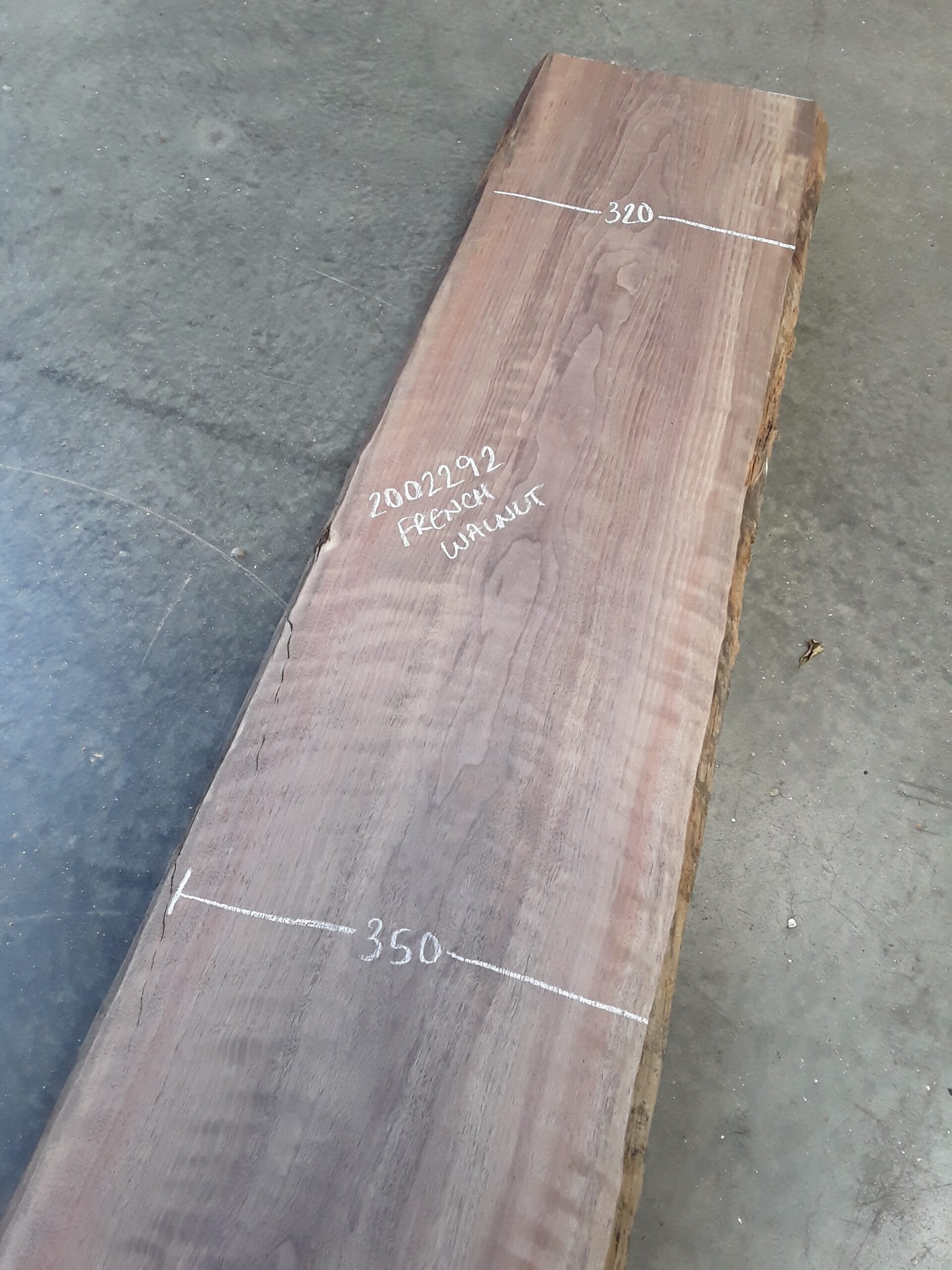 Walnut – 35 mm x 350 mm x 2 m – The Timber Rack